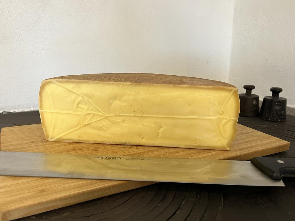 Nu finns det utsökt goda svenska ostar i gårdsbutiken - Axmar bruk