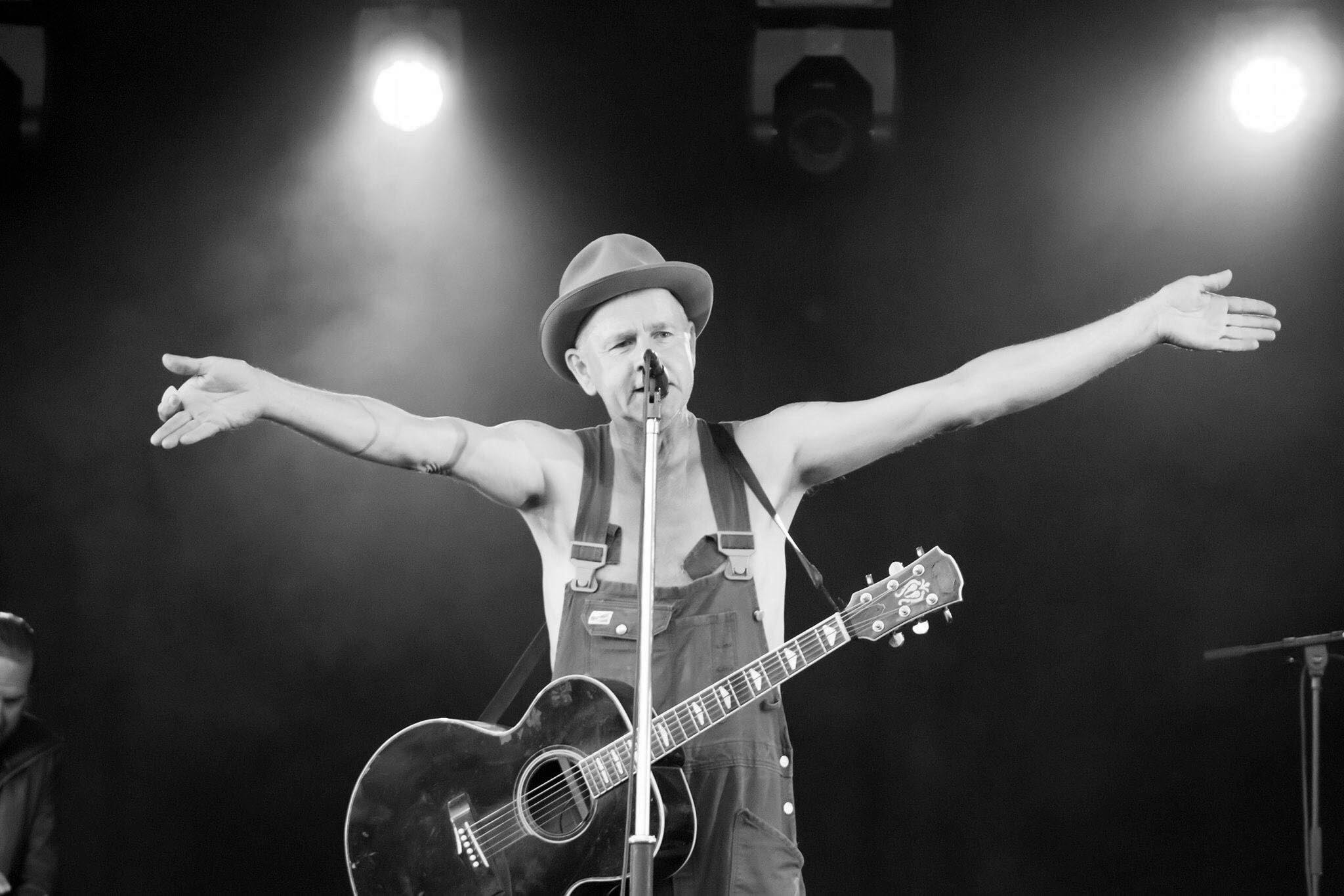 Per Persson och Nya Packet kommer till Hyttan - Axmar bruk